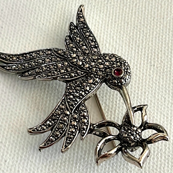 Avon | Jewelry | Vintage Avon Hummingbird Marcasite Broochpin | Poshmark